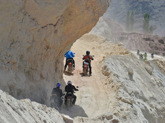 16 Day Guided Motorbike Tour 3 Mighty Ranges in Pakistan - Tripaneer.com