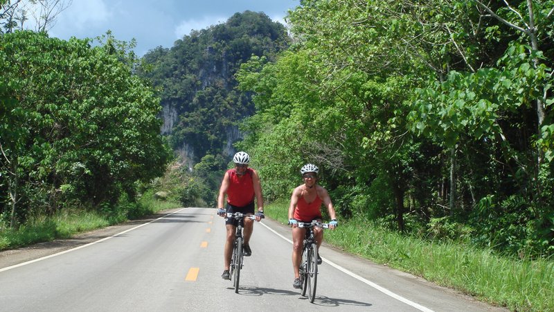 14 Day Guided Bangkok to Golden Triangle Bike Tour in Thailand ...