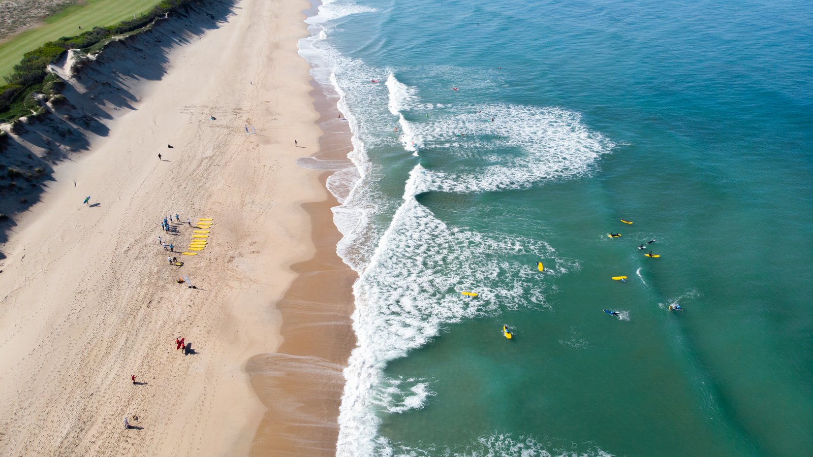 Estela Surf Camp, Portugal