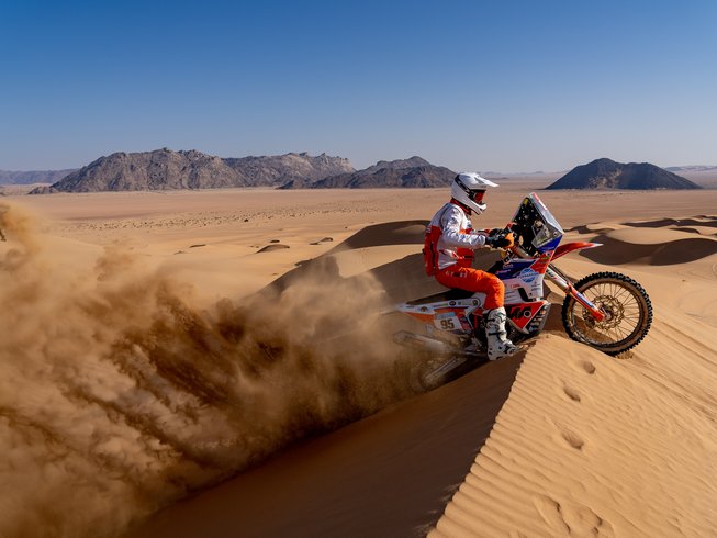 17 Day Full Dakar Adventure: Guided Enduro Motorcycle Tour in Saudi ...