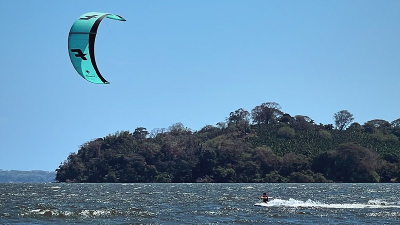 5 días de campamento privado de kitesurf en la isla volcánica de ...