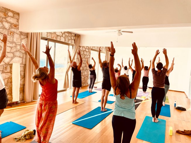 Top 10 Vegetarian Yoga Retreats Worldwide