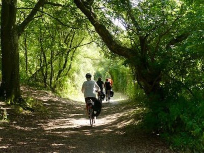 4 Day Self-Guided Cycling Weekend in the Cotswolds in the UK ...