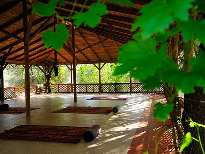 8 Days Huzur Vadisi Yoga Retreat in Aegean, Turkey - BookYogaRetreats.com