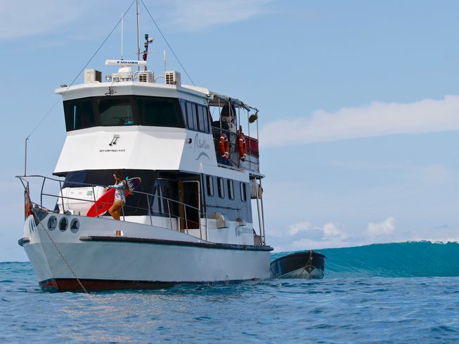 13 Days Surfing Boat Trip to the Beautiful Wild Waters of Mentawai and ...
