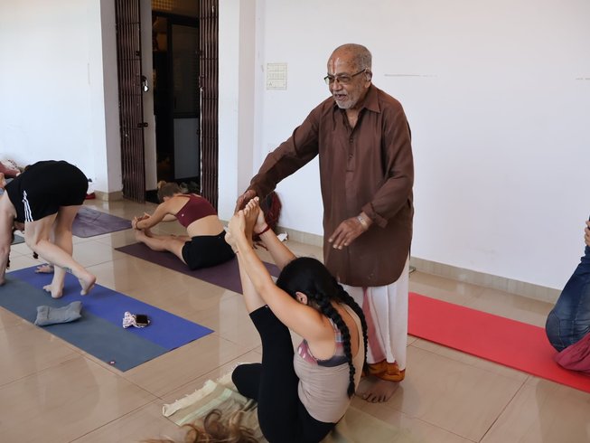 14 Day 100-Hour Traditional Ashtanga Yoga Teacher Training in Mysore ...