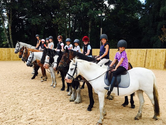 Warwick International School of Riding, Royaume-Uni