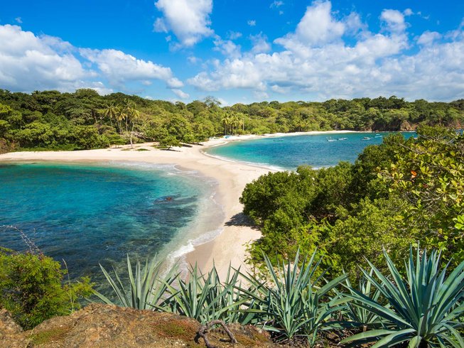 10 Days Luxurious Surf Camp in Los Pargos, Guanacaste Province, Costa ...